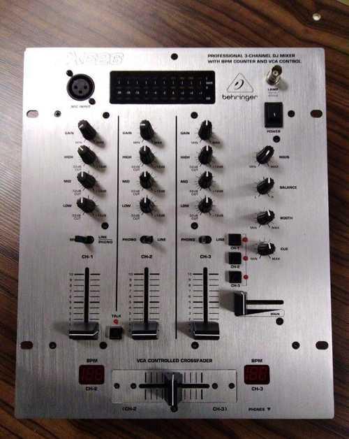 Микшерный пульт Behringer PRO mixer DX 626 + пульт