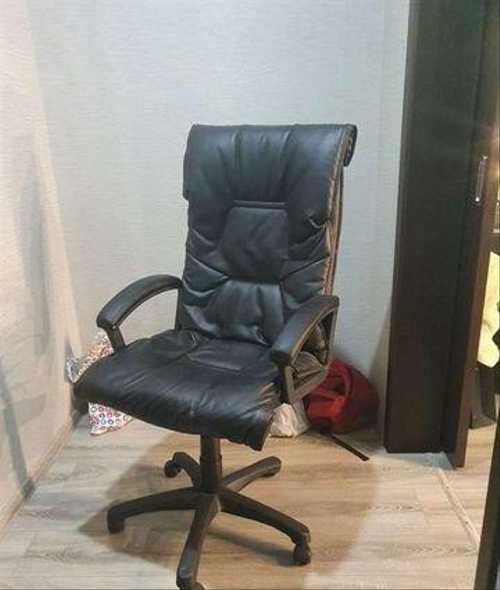 Кожанное кресло, компьютерное черное