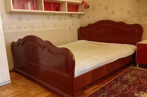 Кровать двухспальная- набор мебели для спальни