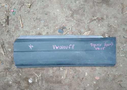 Молдинг двери зад лев Volkswagen Tiguan 5N0854949E