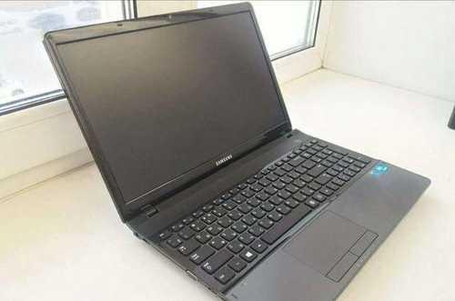 Ноутбук Samsung NP300E5C