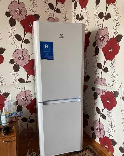 Холодильник Indesit BL 1601