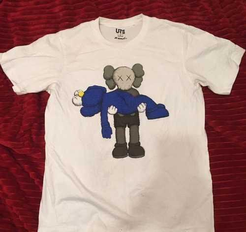 Футболка Uniqlo x Kaws