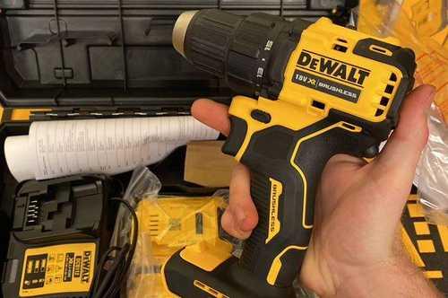 Аккумуляторный шуруповерт DeWalt DCD708D2T