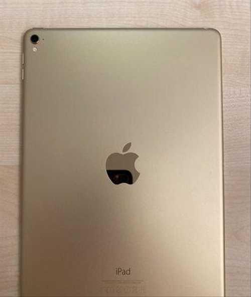 Apple iPad Pro 9.7" WiFi 256 GB (золотой)