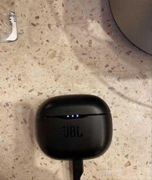 JBL Tune 120 TWS черная док станция
