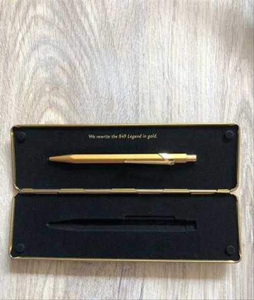 Шариковая ручка Caran d’Ache