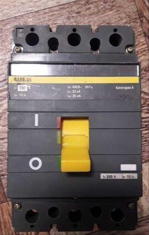 Автоматический выключатель IEK ba88-35,200а