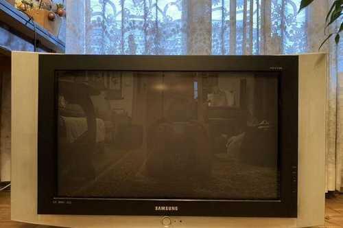 Телевизор Samsung 32" кинескоп с плоским экраном