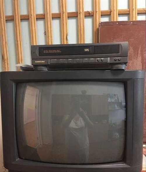 Телевизор + видео проигрыватель Samsung VHS