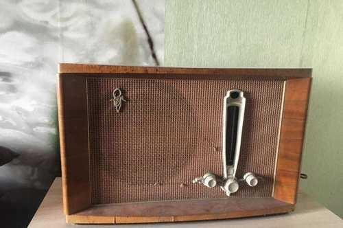 Продается радиоприемник рига-10. Год выпуска 1954