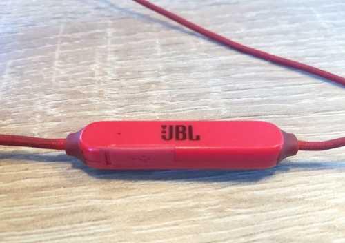JBL E25BT