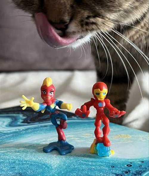 Kinder surprise marvel