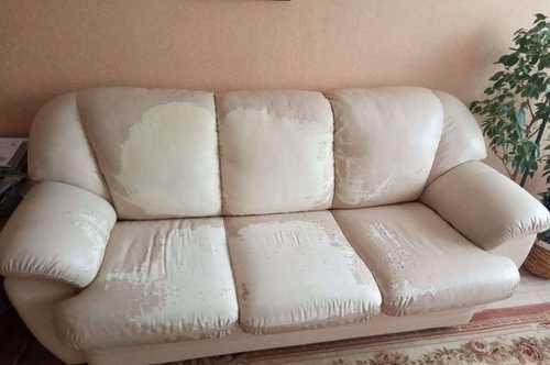 Кожаный диван и кресло-качалка бу