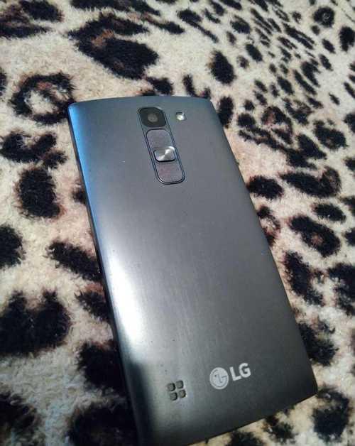 Телефон LG