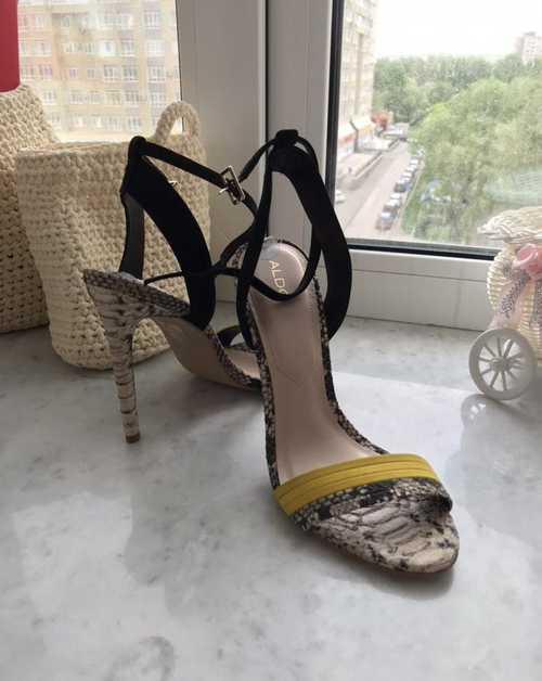 Продаю новые босоножки 37,5 размера Марки aldo,сто