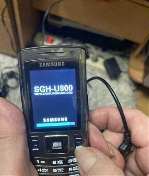 Samsung SGH U800 (c зарядным устройством)