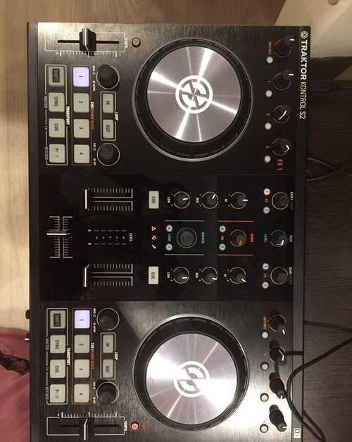 Dj контролер Traktor Control S2