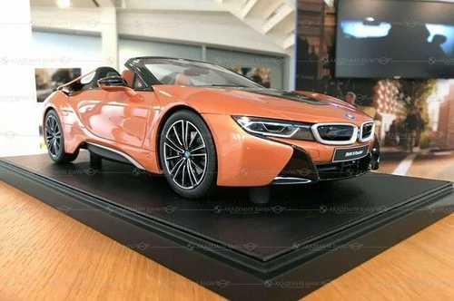 Масштабная модель BMW i8 Roadster 1:12 1/12