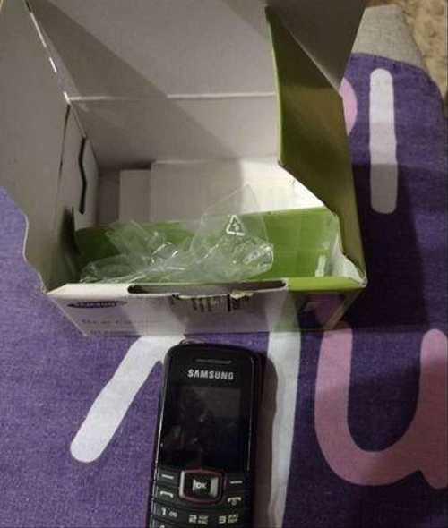 Телефон Samsung GT-E1080W