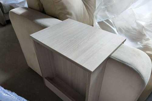 Придиванный столик в подлокотник дивана накладной