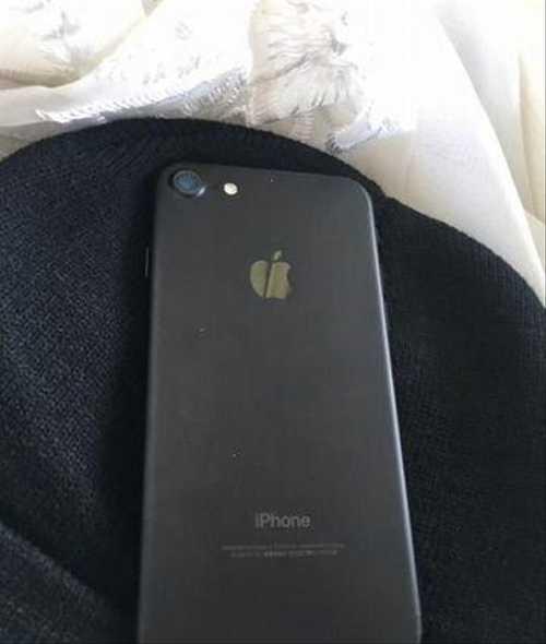 iPhone 7 32 Гб черный