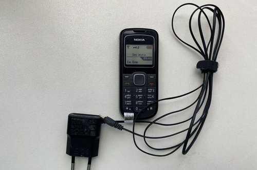 Телефон nokia 1202-2 с тонкой slim зарядкой