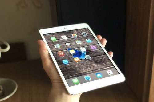Apple iPad Mini 1 - Wi-fi + чехол + адаптер