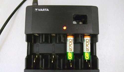 Зарядное устройство varta (AAA, AA, C, D, Крона)