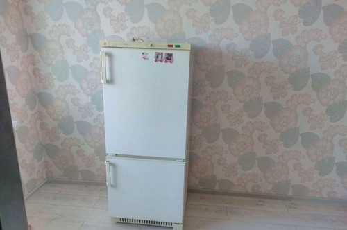 Холодильник Snaige -117-3 (145-60-50)