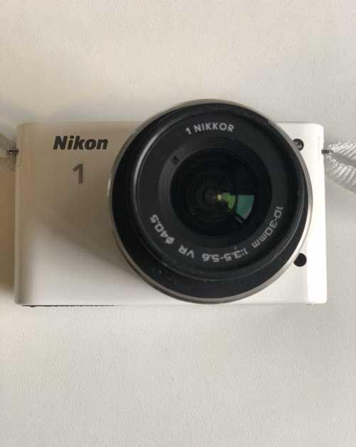 Компактный фотоаппарат Nikon 1J1