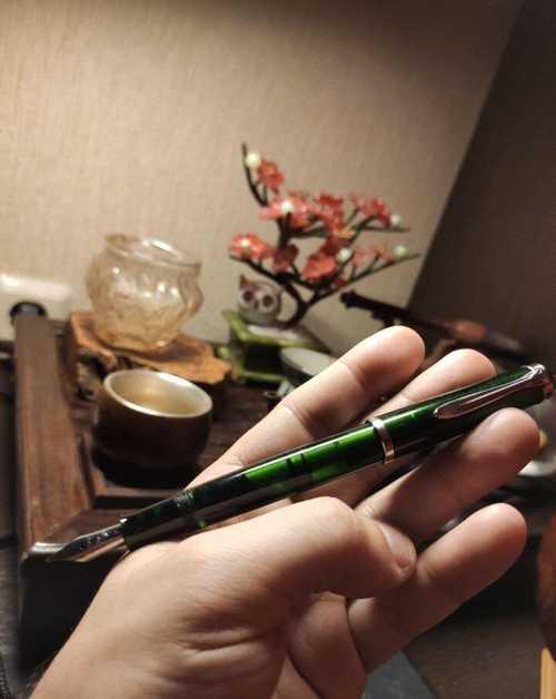 Перьевая ручка Pelikan M205 Olivine SE перо EF