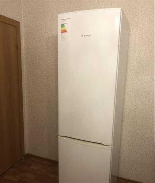 Двухкамерный холодильник Bosch KGV 39 VW 13 R