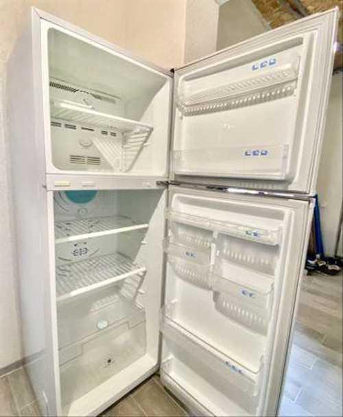 Холодильник Samsung Cooltech dynamic