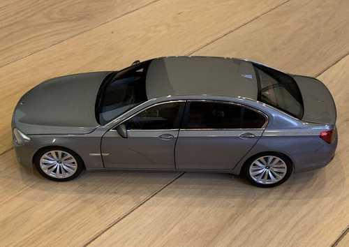 Модель BMW 7 750Li F02 1 18 Kyosho