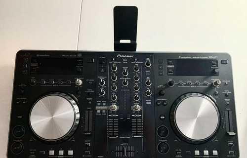 Контроллер Pioneer XDJ-r1