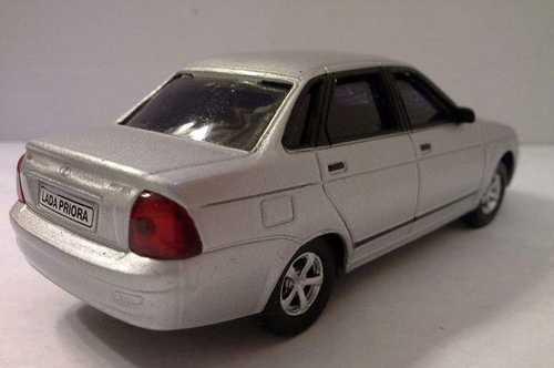 LADA Priora 1:43