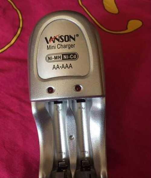 Зарядное устройство Vanson для пальчиковых аккомул