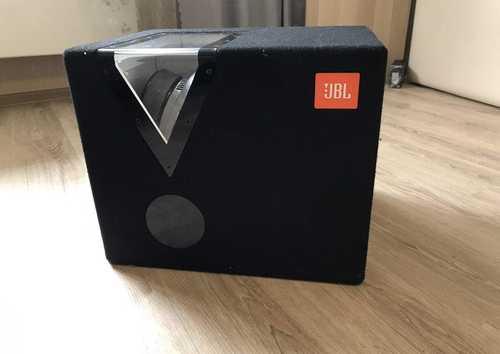 Автомобильный сабвуфер JBL