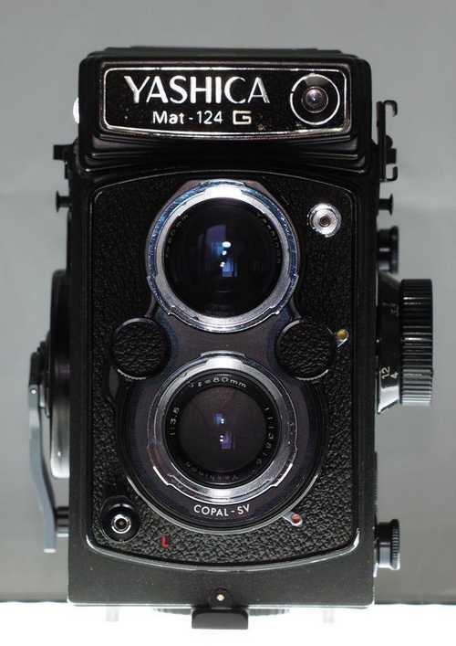 Yashica MAT 124G