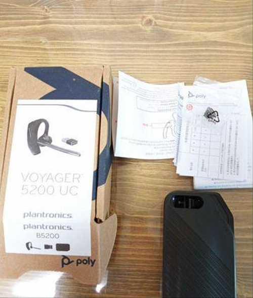 Гарнитура Plantronics Voyager 5200 UC