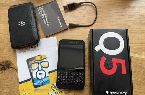 Телефон BlackBerry Q5