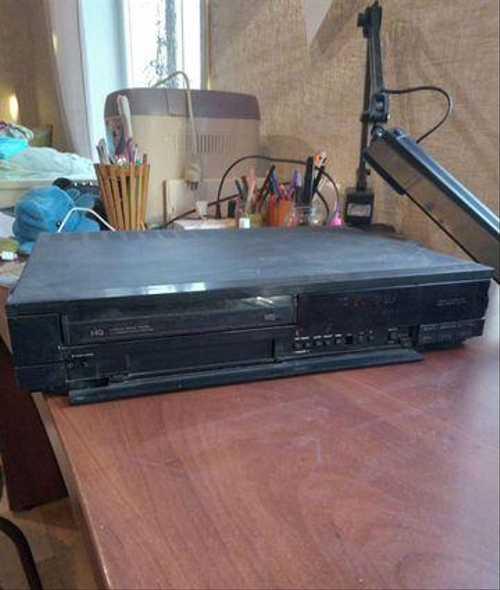 Видеомагнитофон Sanyo VHR-5100EE