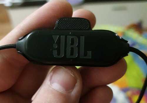 JBL E25BT