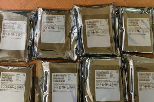 Накопитель Samsung SSD 3.84Tb SAS PM1643