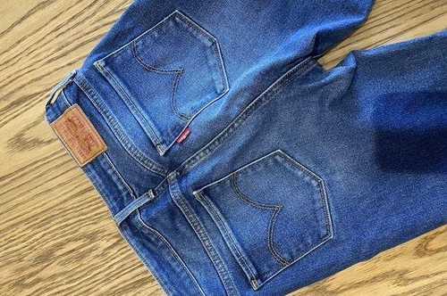 Джинсы Levis
