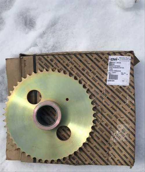 Звездочка ведомая84981079 на New Holland