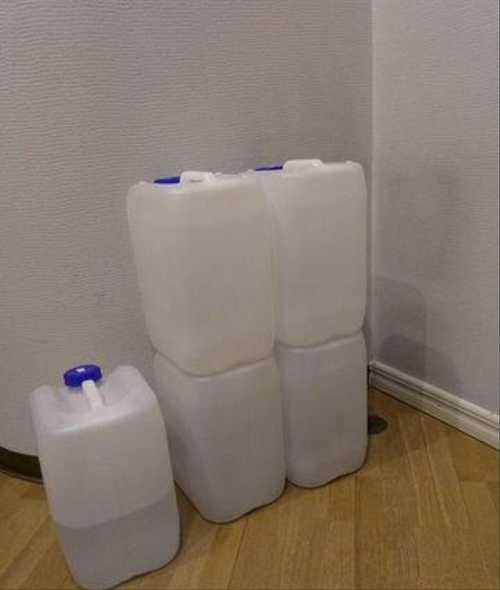 Канистры пластиковые бу 10л. из под питьевой воды
