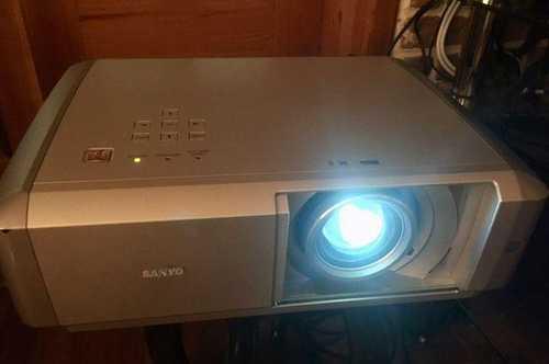 Проектор Sanyo PLV-Z4