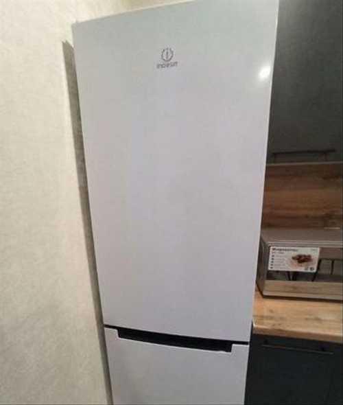 Холодильник Indesit + доставка